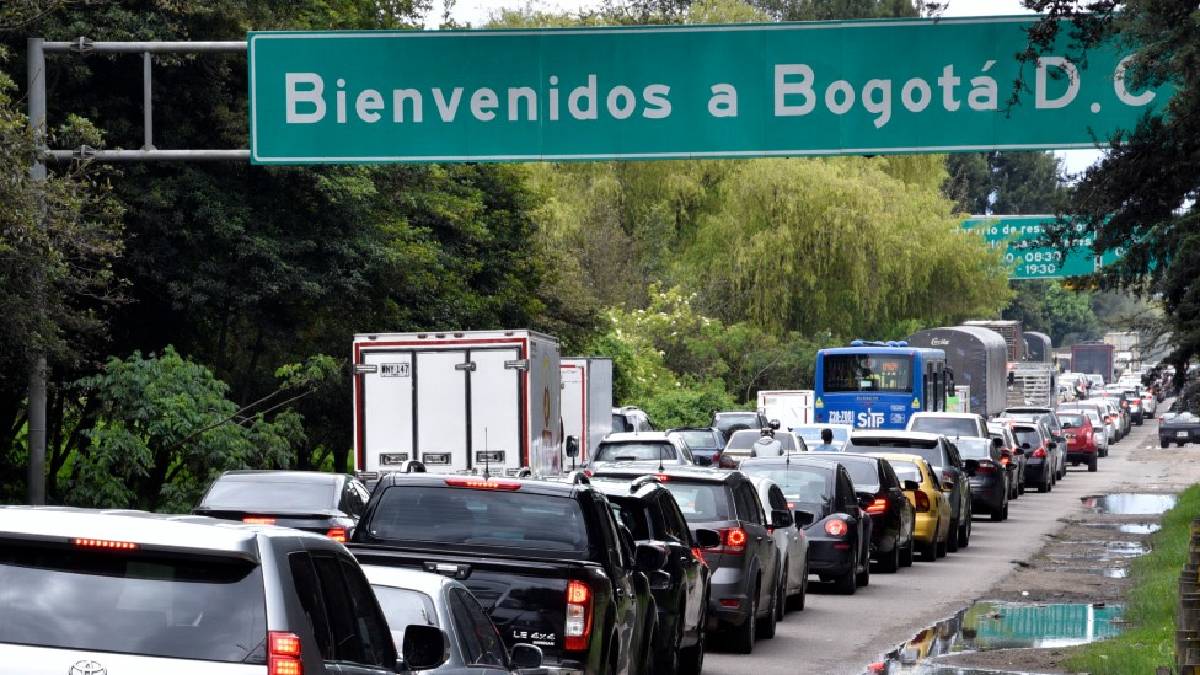 Pico y placa regional en Bogotá para este lunes, 17 de noviembre de 2025: horarios y ...