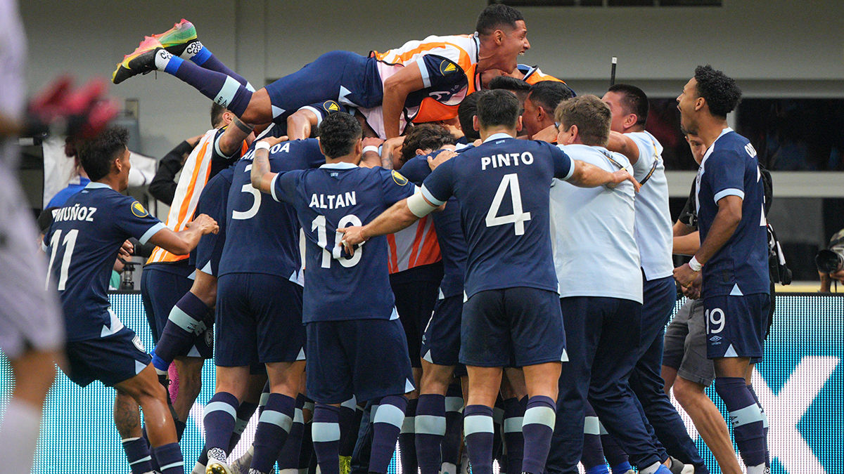 Guatemala vence a Canadá y se mete por primera vez en semis de la Copa ...