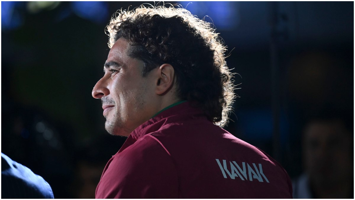 Memo Ochoa se lleva el premio a la mejor atajada de la temporada - ClaroSports