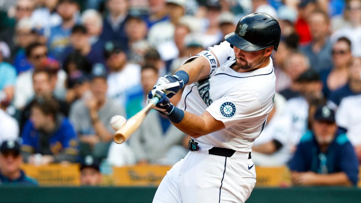 Seattle corta la racha de los Red Sox con un grand slam de Cal Raleigh ...