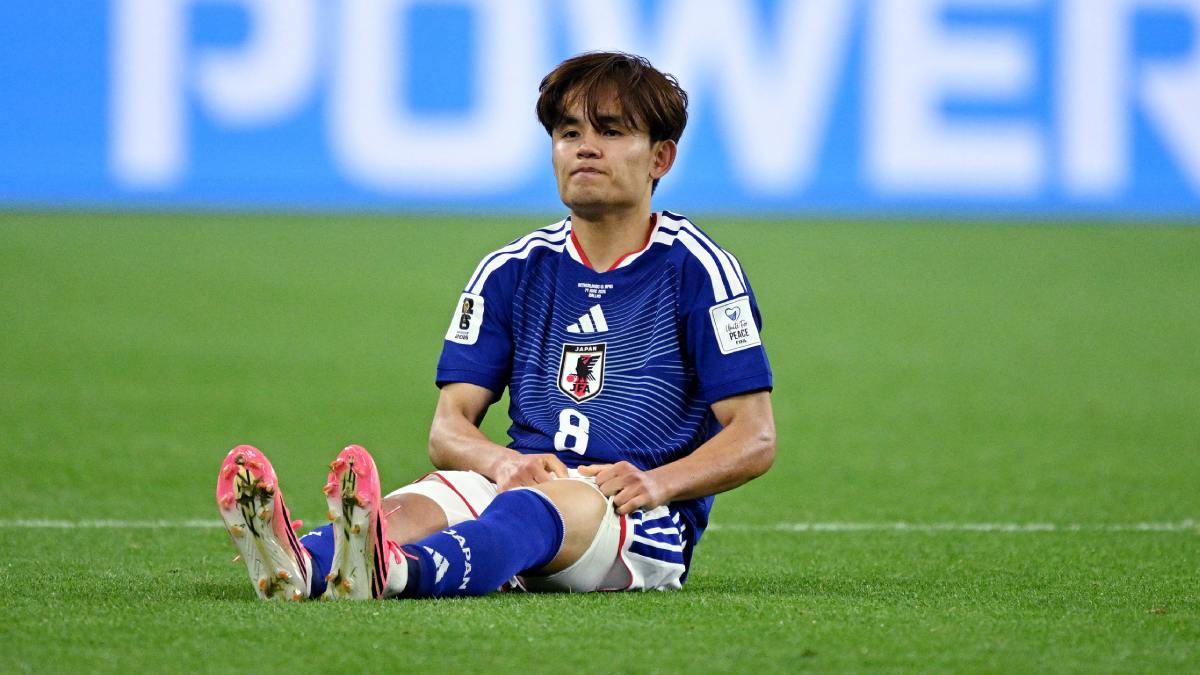 ¿Kubo fuera del Mundial 2026? Sale en silla de ruedas tras el empate ...