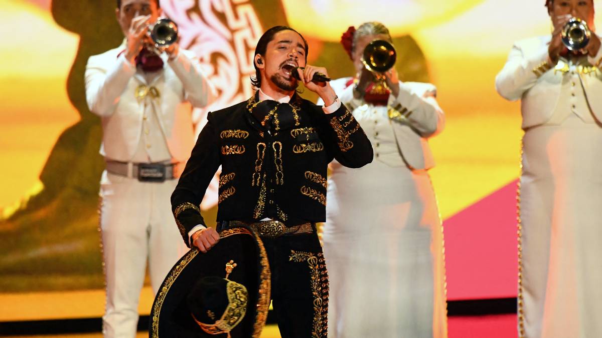 Alex Fernández pospone concierto en Uruapan por la violencia y en ...