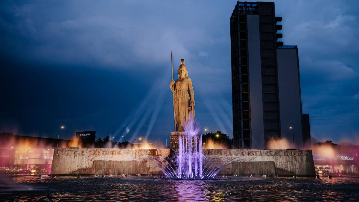 Alumbrada y renovada: Glorieta Minerva estrena imagen por el Mundial ...