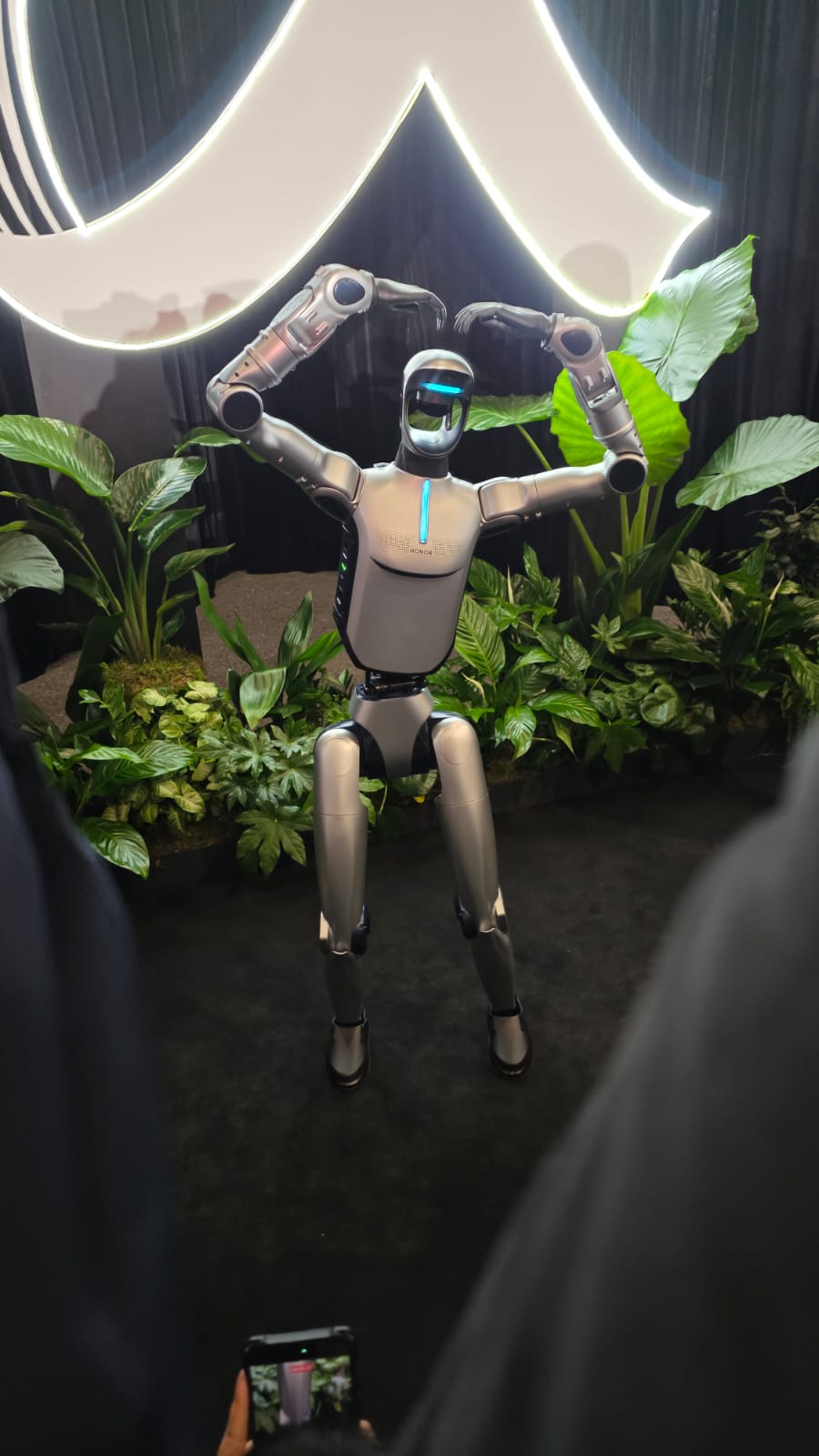 Un robot en tu celular: así es el nuevo Robot Phone de HONOR, asesora ...