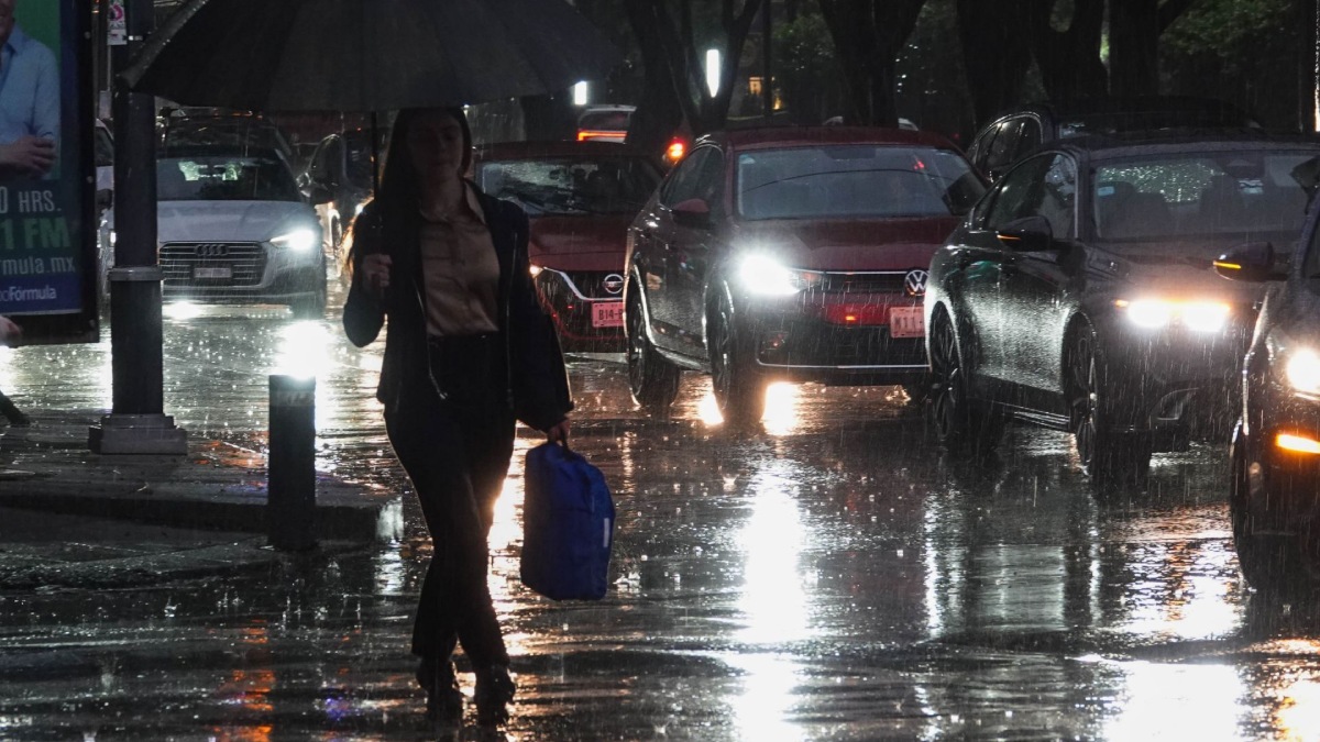 Videos: Persisten las lluvias en la CDMX y activan alerta roja, naranja ...